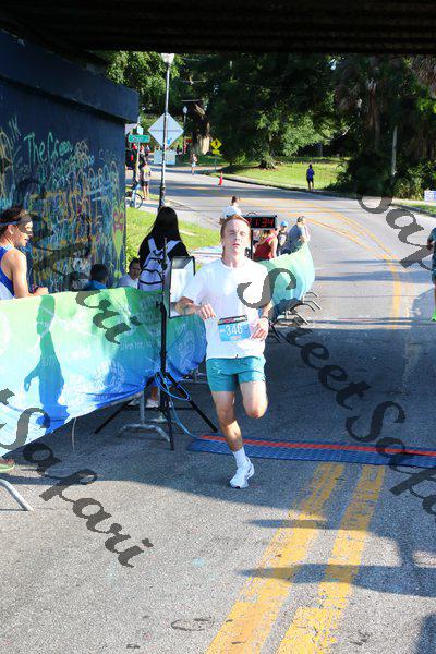 Graffiti Bridge Run 5K - Finish 0750-0800 1 - StreetSafariPhoto
