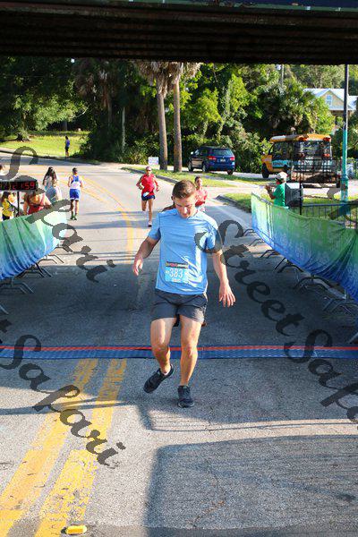 Graffiti Bridge Run 5K - Finish 0750-0800 1 - StreetSafariPhoto