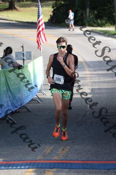 Graffiti Bridge Run 5K - Finish 0750-0800 - StreetSafariPhoto