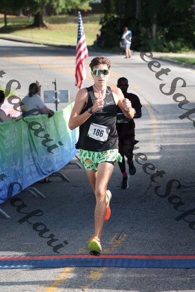 Graffiti Bridge Run 5K - Finish 0750-0800 - StreetSafariPhoto