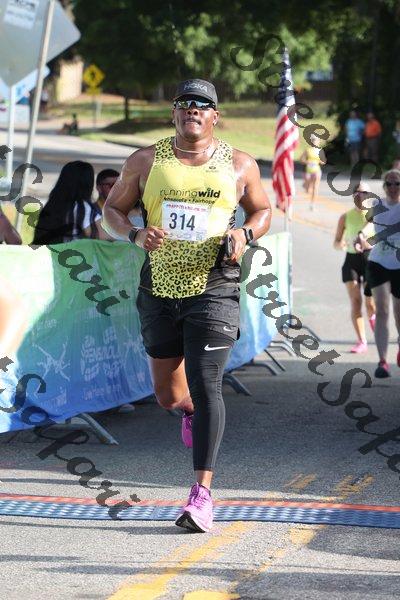 Graffiti Bridge Run 5K - Finish 0800-0810 - StreetSafariPhoto
