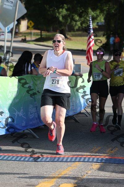 Graffiti Bridge Run 5K - Finish 0800-0810 - StreetSafariPhoto