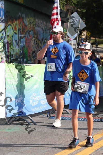 Graffiti Bridge Run 5K - Finish 0810-0820 - StreetSafariPhoto