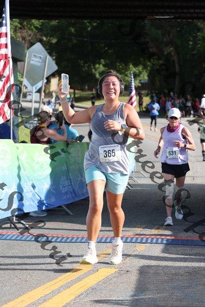 Graffiti Bridge Run 5K - Finish 0810-0820 - StreetSafariPhoto