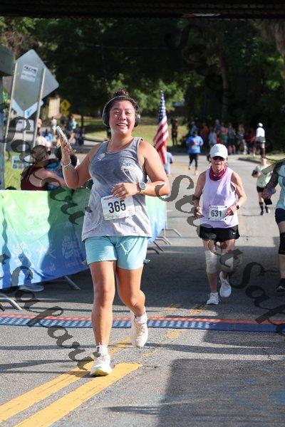 Graffiti Bridge Run 5K - Finish 0810-0820 - StreetSafariPhoto
