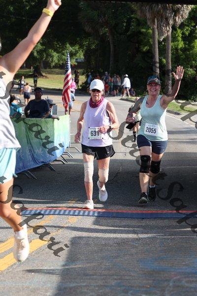 Graffiti Bridge Run 5K - Finish 0810-0820 - StreetSafariPhoto